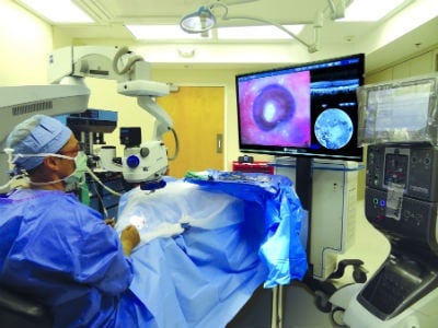 Alcon Introduces NGENUITY 3D Visualization System for Retinal Surgery ...